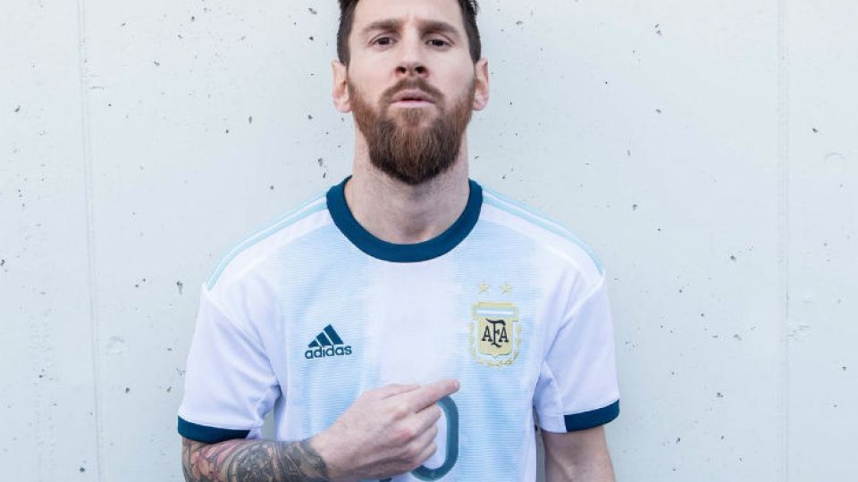 442 | Messi presentó la nueva camiseta de la Selección