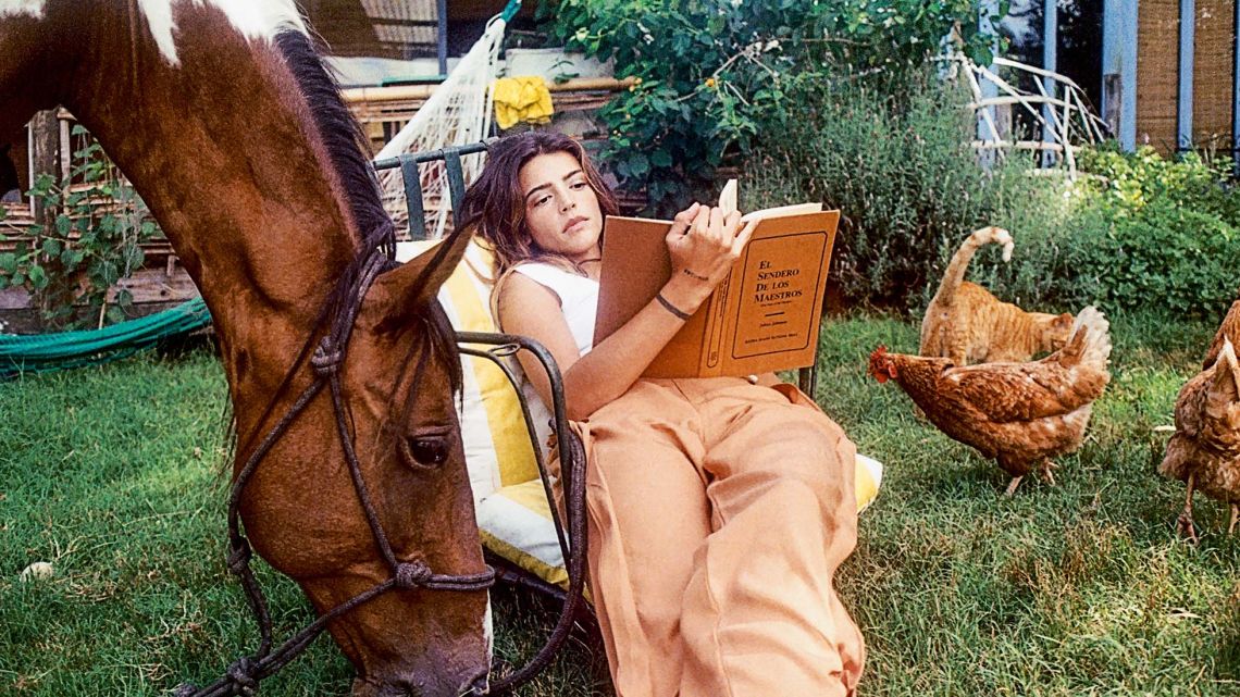 Calu Rivero y una tremenda foto al desnudo: "No tengo forma, ni género ...