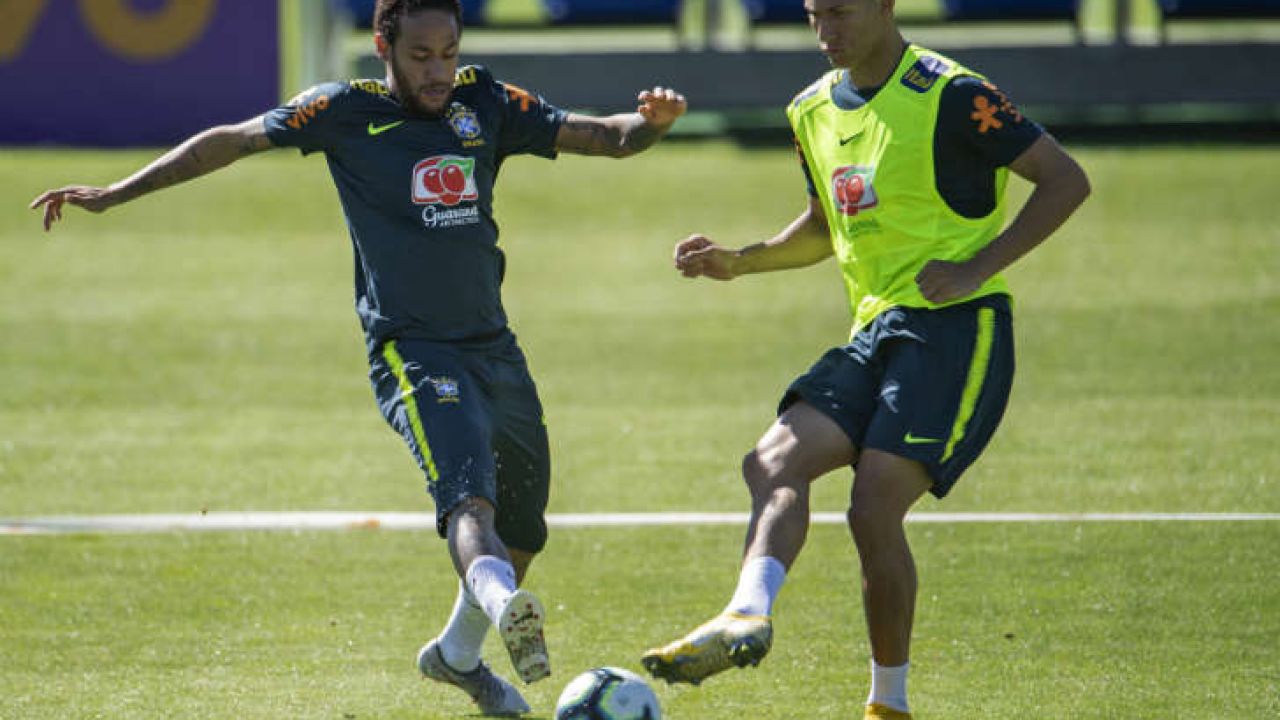 442 | Neymar "se comió" un caño y no le gustó nada