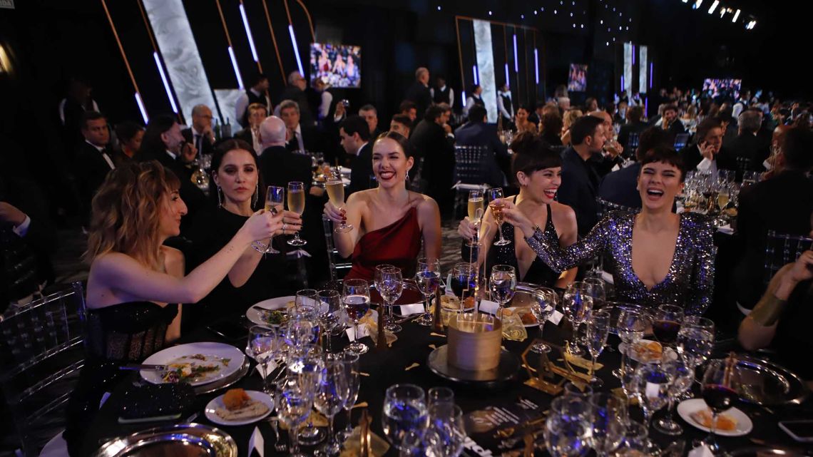 El exclusivo menú que comieron los famosos en los Martín Fierro 2019 ...