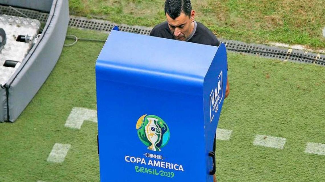 Polémica en el VAR: el error es humano | 442