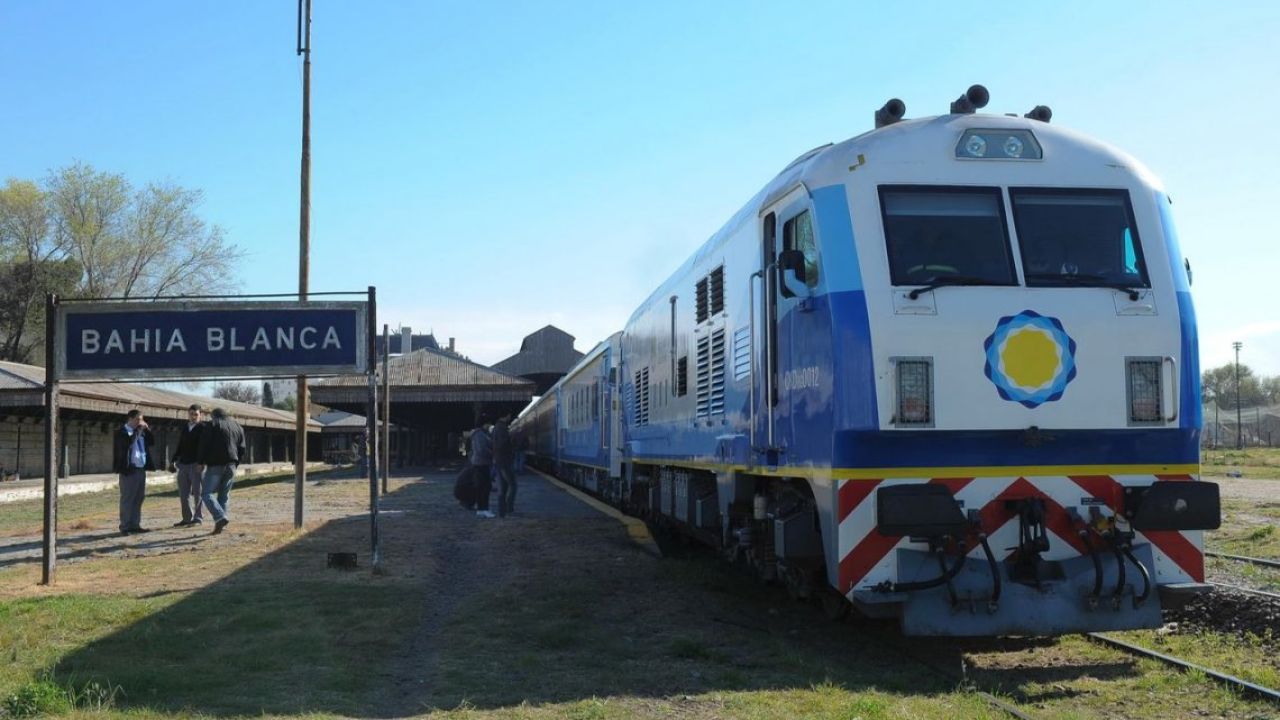 Cuándo vuelven los trenes de larga distancia y cómo reservarlos | Weekend