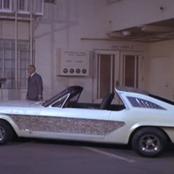 Parabrisas | Qué exitoso modelo se esconde detrás de este auto