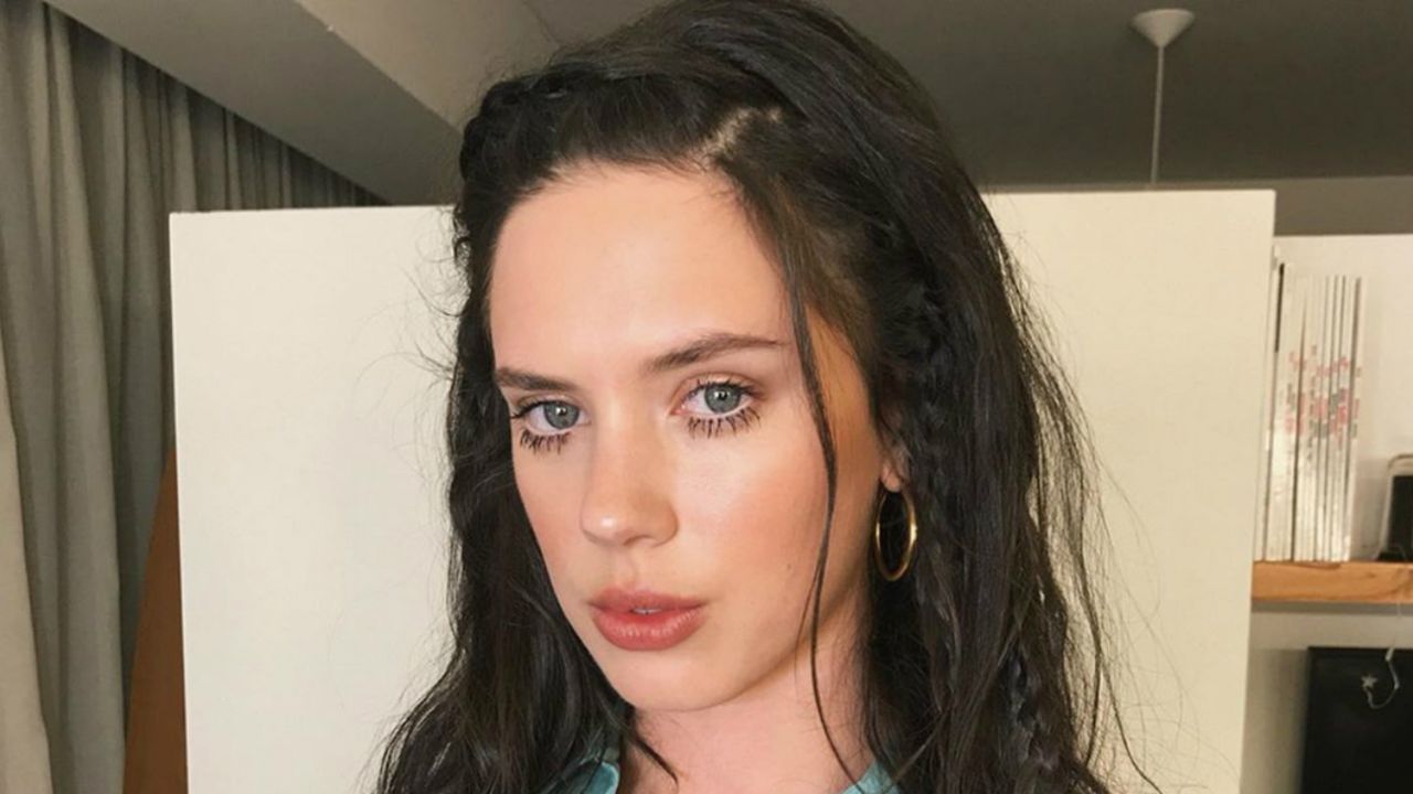 Exitoina Delfina Chaves Calentó Las Redes Con Fotos Hot De Su Escote