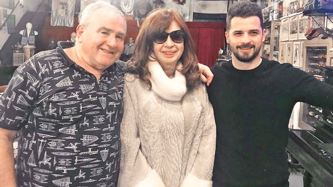 Camilo Vaca Narvaja se volvió a ver con Cristina antes de que viaje a ...