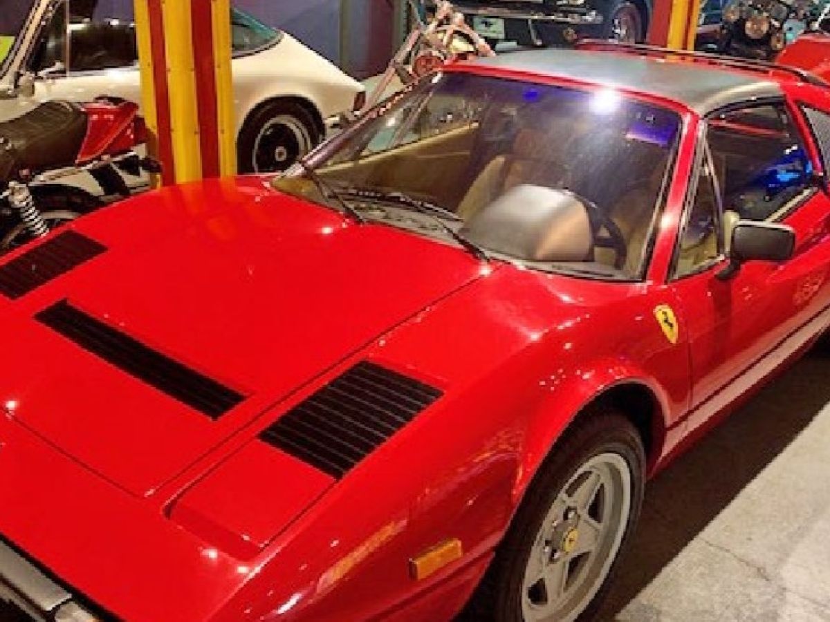 Caras | Mazzeo Garage: autos clásicos y deportivos