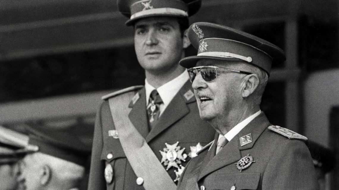 Vivo: Luego de una larga polémica, comienza la exhumación de los restos ...