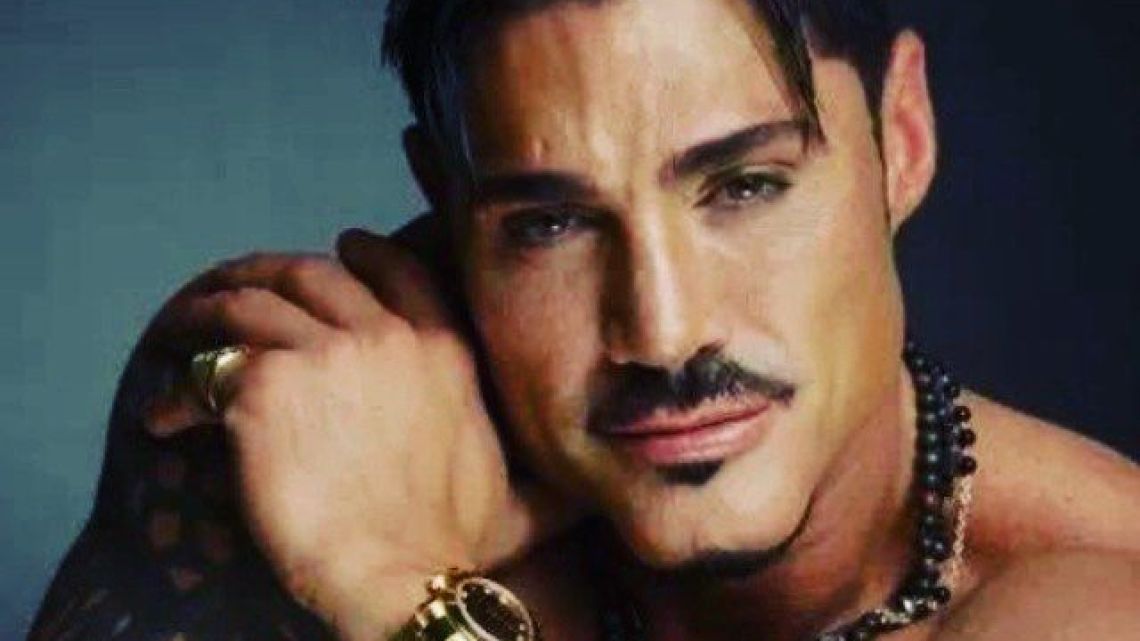 Ricardo Fort Se Convirtió En Santo Y Martita Mostró Las Pruebas Caras