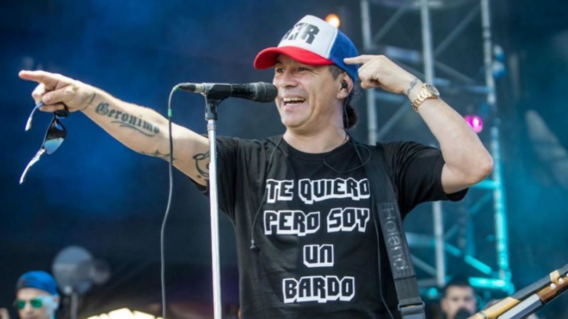 VIDEO | El llamativo gesto de Pablo Lescano en un recital: ¿qué tomó ...
