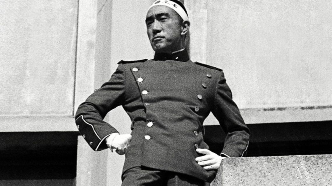 Terminó su mejor obra, tomó un cuartel y se hizo el harakiri: la muerte ...