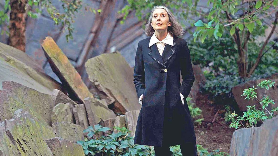 Premian en México a Anne Carson | Perfil