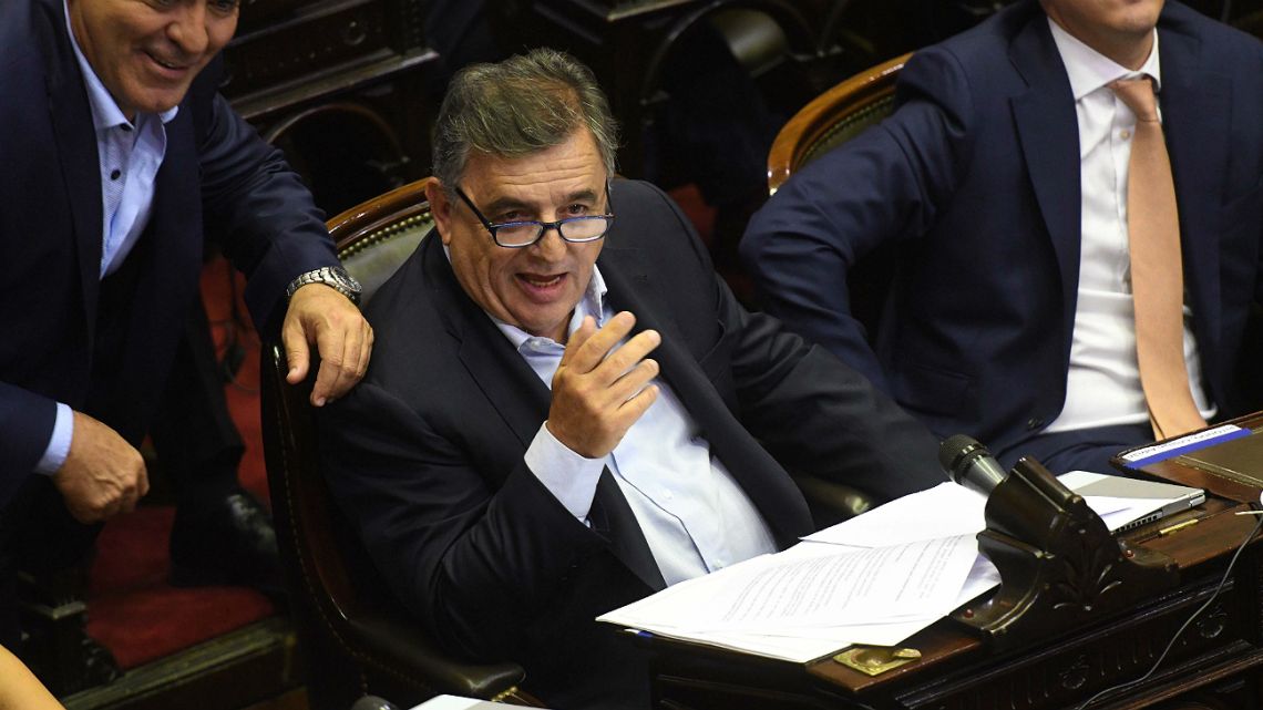 Mario Negri: "Cristina dijo que el Senado parecía un gallinero, pero ...