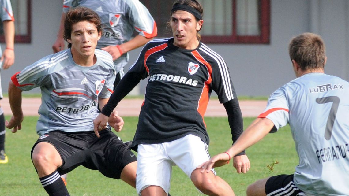 El día que Chiche Arano casi se agarra a piñas con Passarella en River ...