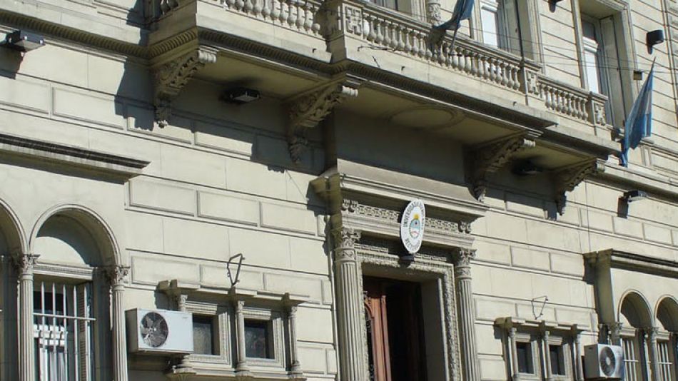 La UBA reprogramó su calendario y retomará las actividades el 1 de ...