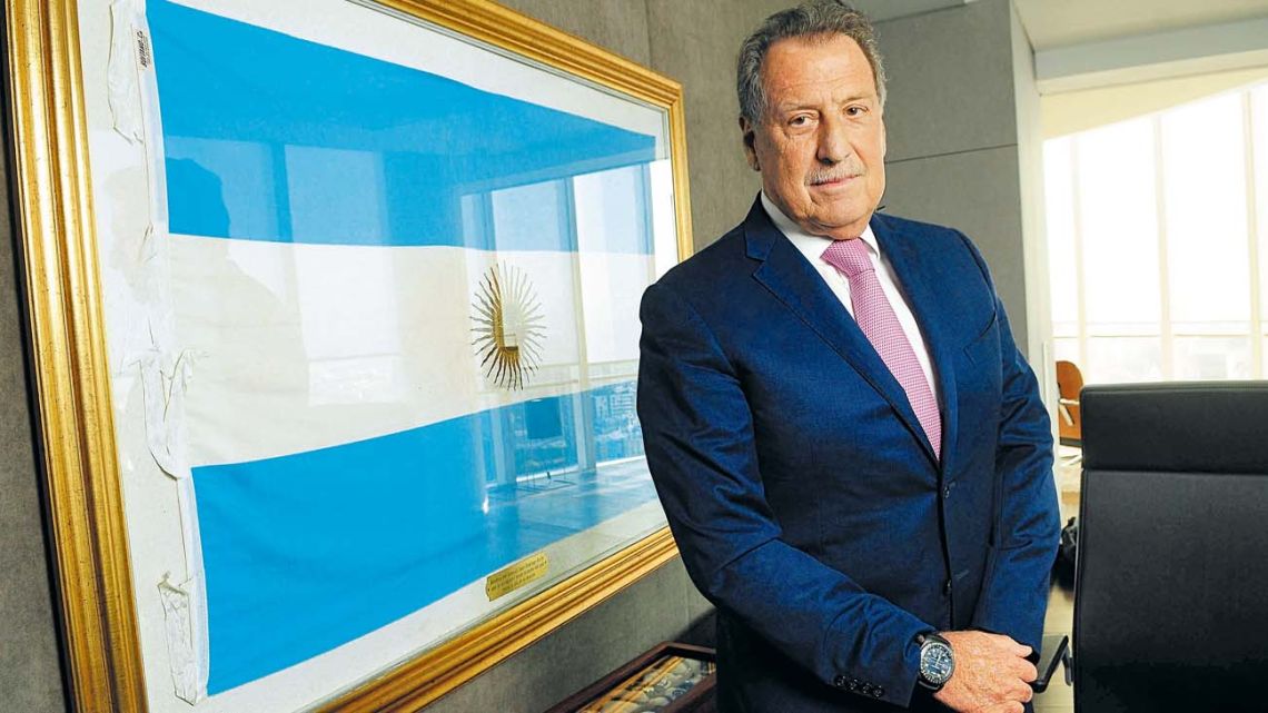 Para Jorge Brito, "no es razonable que se diga 'es mi oferta y no voy a ...