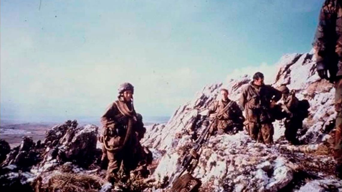 El combate en el monte Longdon, un encarnizado cuerpo a cuerpo | Perfil