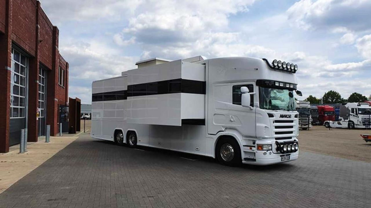 Este motorhome de lujo nació de un camión Scania R480 | Weekend