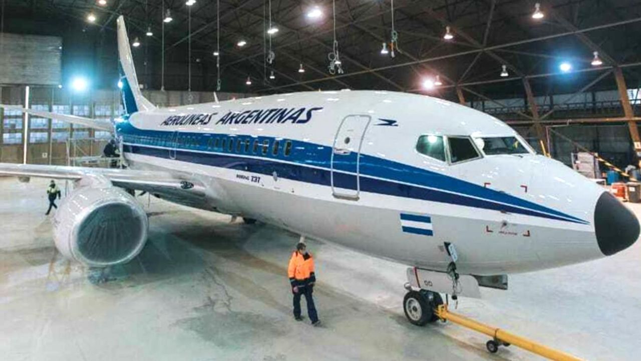 Así es el avión Boeing con diseño retro de Aerolíneas Argentinas | Weekend