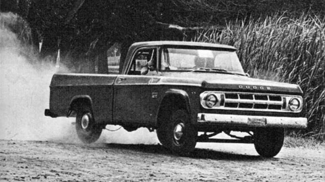 Así probábamos la Dodge D-100 | Parabrisas