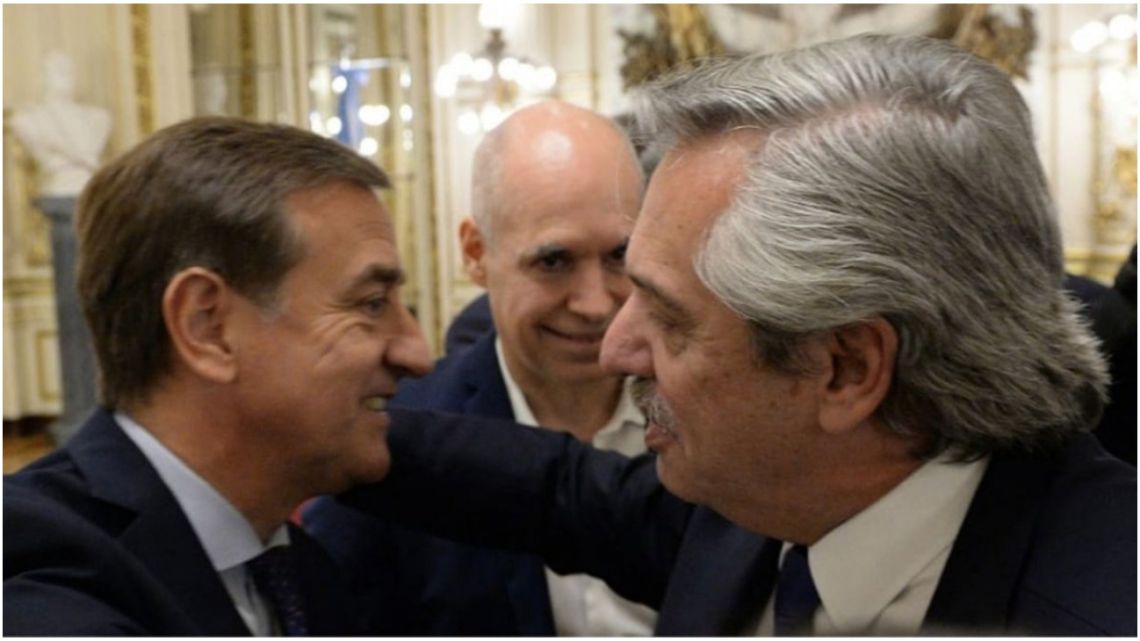 Alberto Fernández recibe al gobernador Suárez, que se resiste a poner a ...