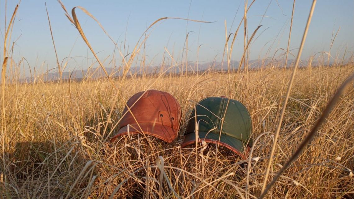 Zeiba Caps: una marca tucumana que brilla por sus gorras de cuero | Caras