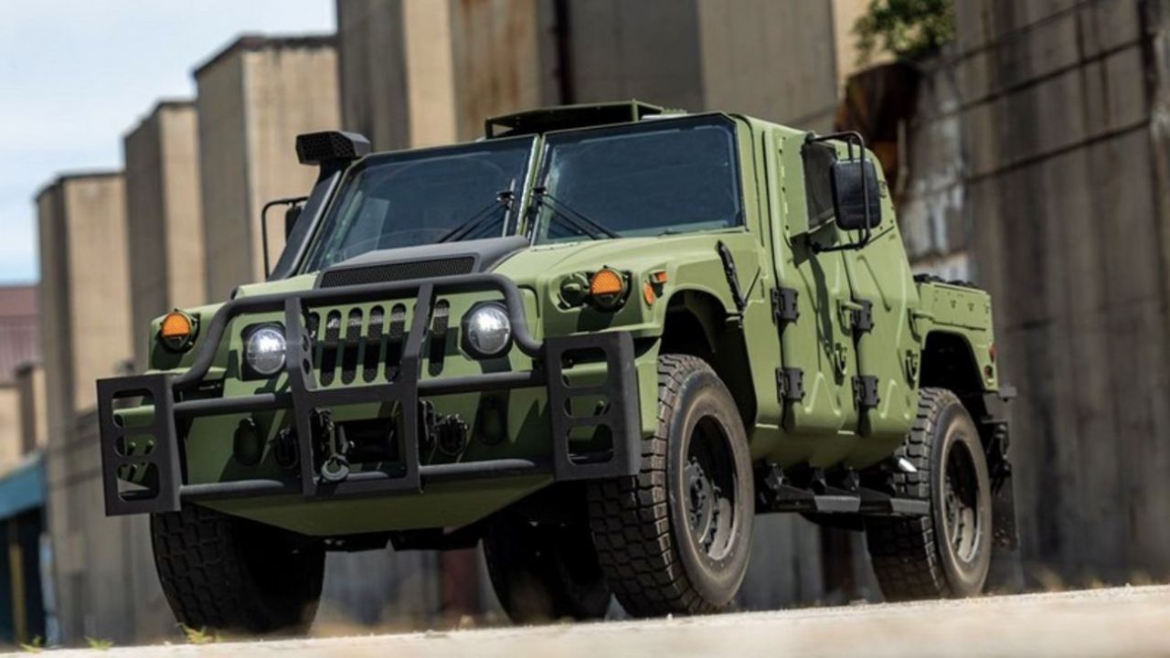 Presentan una nueva versión del vehículo táctico Humvee | Weekend