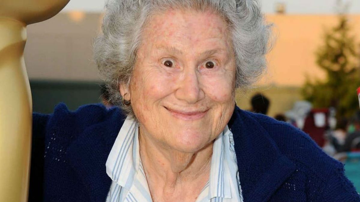 Falleció Elsa Raven, actriz de 'Volver al Futuro', 'Titanic' y más ...