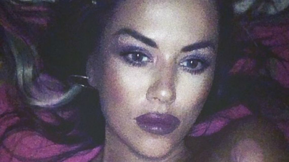 Karina Jelinek Hizo Un Topless Infartante Antes De Dormir Exitoina