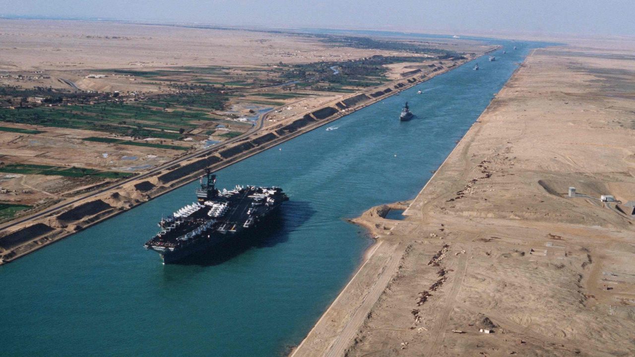 Canal de Suez: la mega obra que unió las aguas de los mares ...