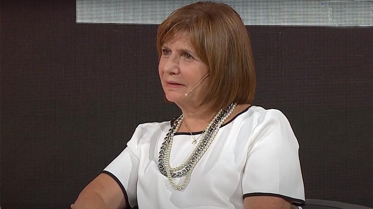 Patricia Bullrich, tras el escándalo por la venia policial: "Ese saludo ...