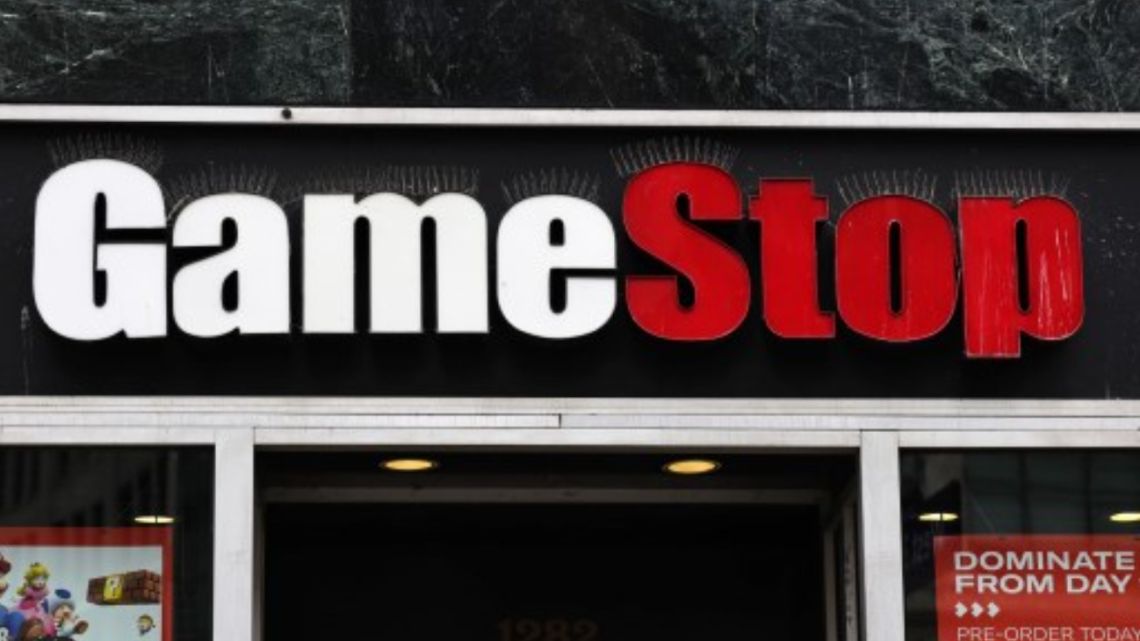 GameStop pasa de la ruina a multiplicar su valor gracias a Reddit ...