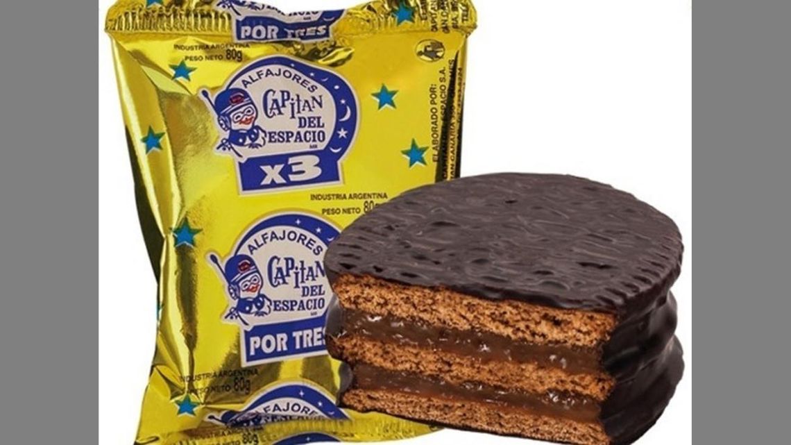 Alfajor Mito Y Religión 59 Años Del Capitán Del Espacio Perfil