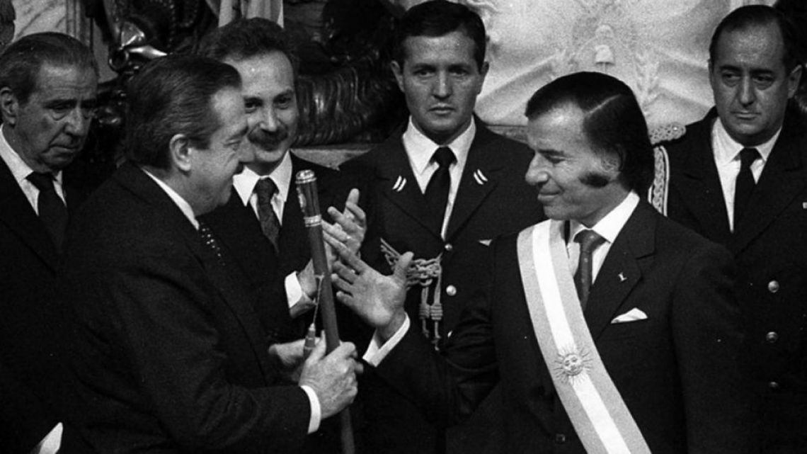 Carlos Menem inició su primer gobierno hace 32 años: "Ésta crisis es ...