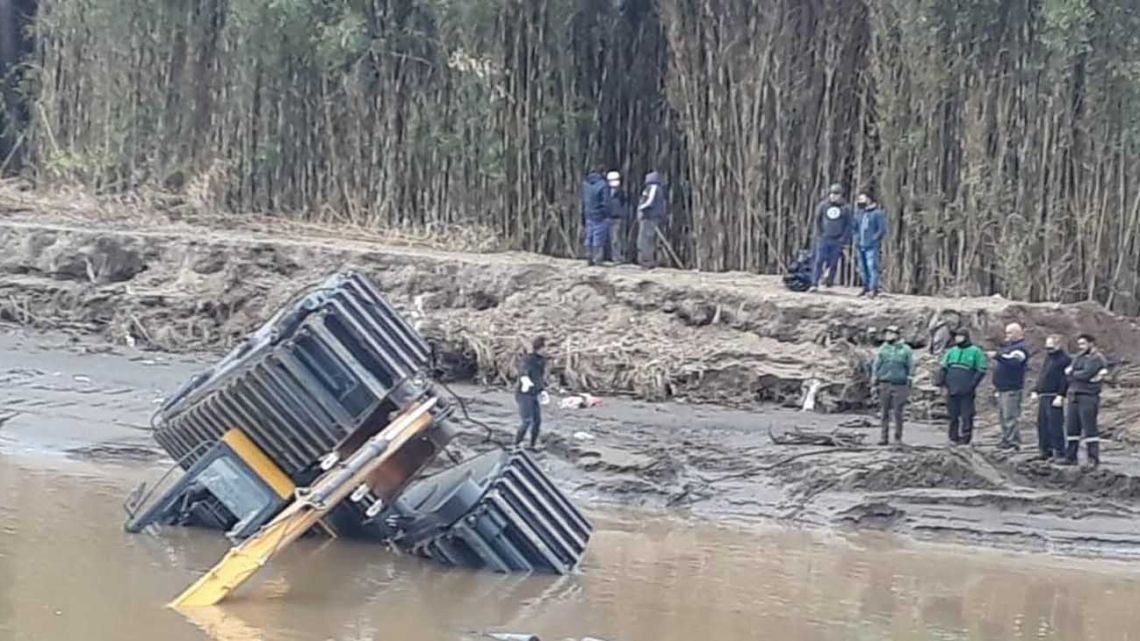 Ensenada: el intendente compró una maquina para hacer dragados y se ...
