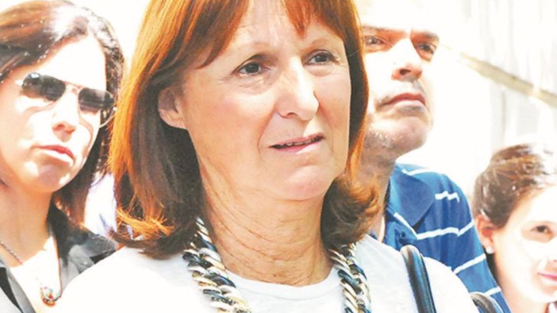 Becerra explicó al fiscal por qué levantó la pasiva al policía Gómez ...