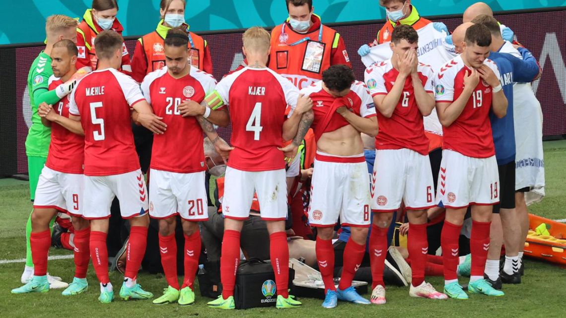 Susto en la Eurocopa: Eriksen se desplomó en pleno partido y fue ...
