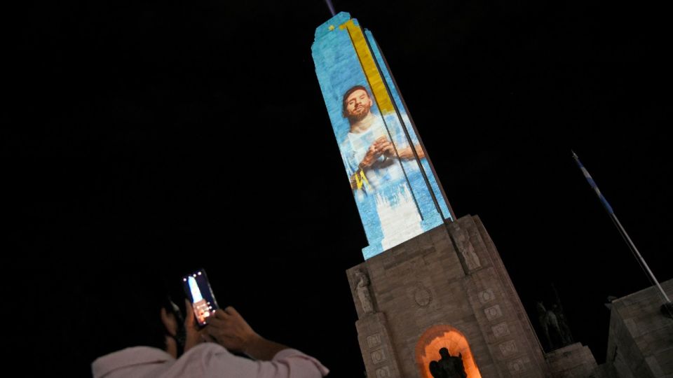 Image of Messi lights up Rosario ahead of Copa final clash | Buenos ...