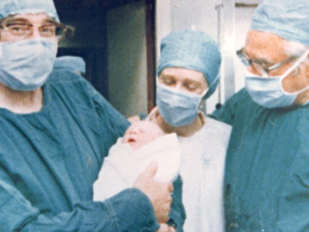 El 25 de julio de 1978 nació Louise Brown, el primer bebé de probeta ...