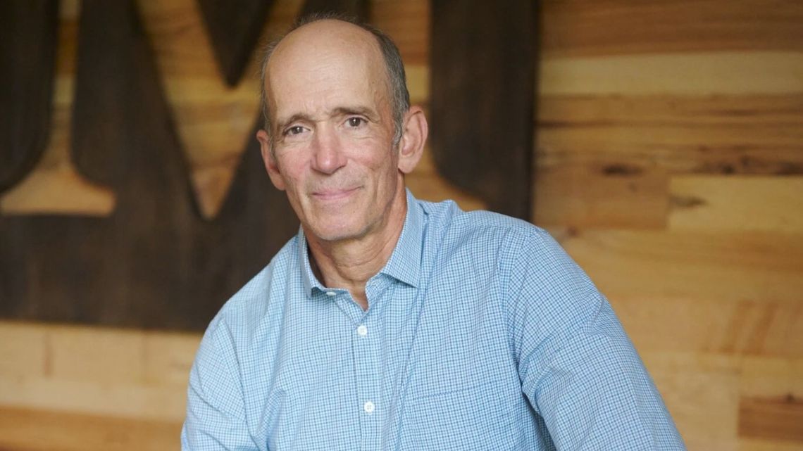 Quién es el Dr. Joseph Mercola, el gurú antivacunas de políticos y ...