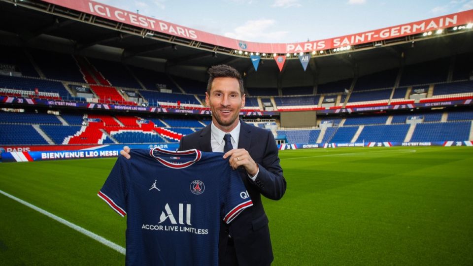 PSG confirm signing of Lionel Messi on initial two-year contract ...