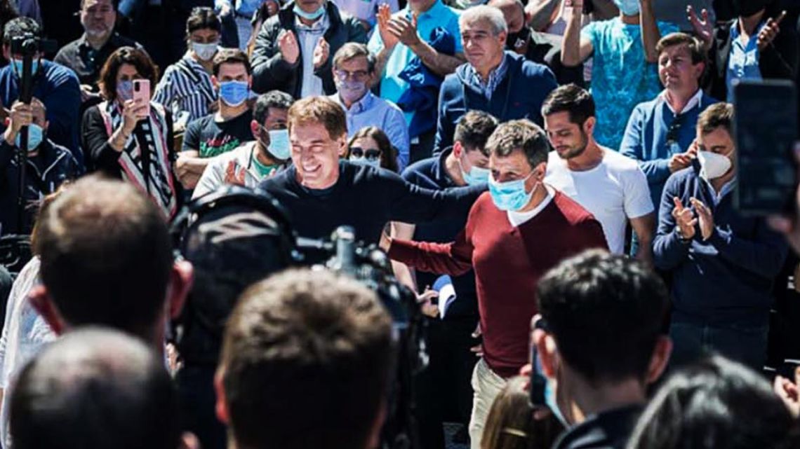 Santilli vuelve a la campaña y busca sumar 880 mil votos | Perfil