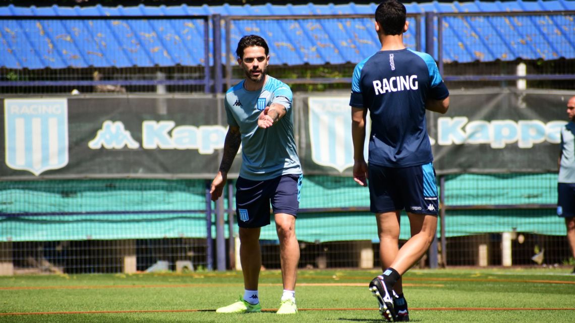 Fernando Gago fue presentado como DT de Racing: "Tengo el deseo que sea ...