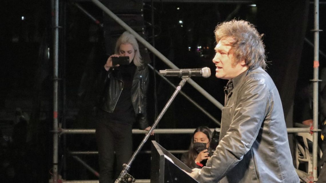 Javier Milei, el arquero músico que busca llegar al Congreso | Perfil