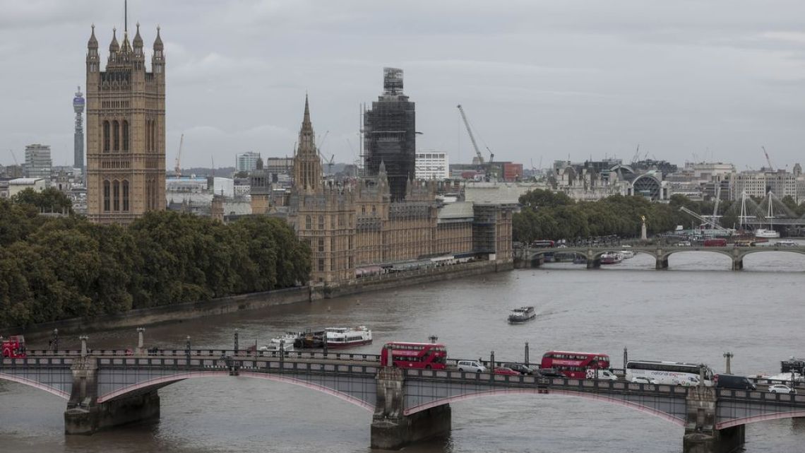 El río Támesis, "biológicamente muerto", ahora es el hogar de tiburones ...