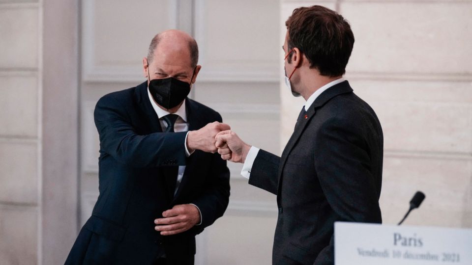 Macron hails Scholz as Europe's new power couple meets | Buenos Aires Times