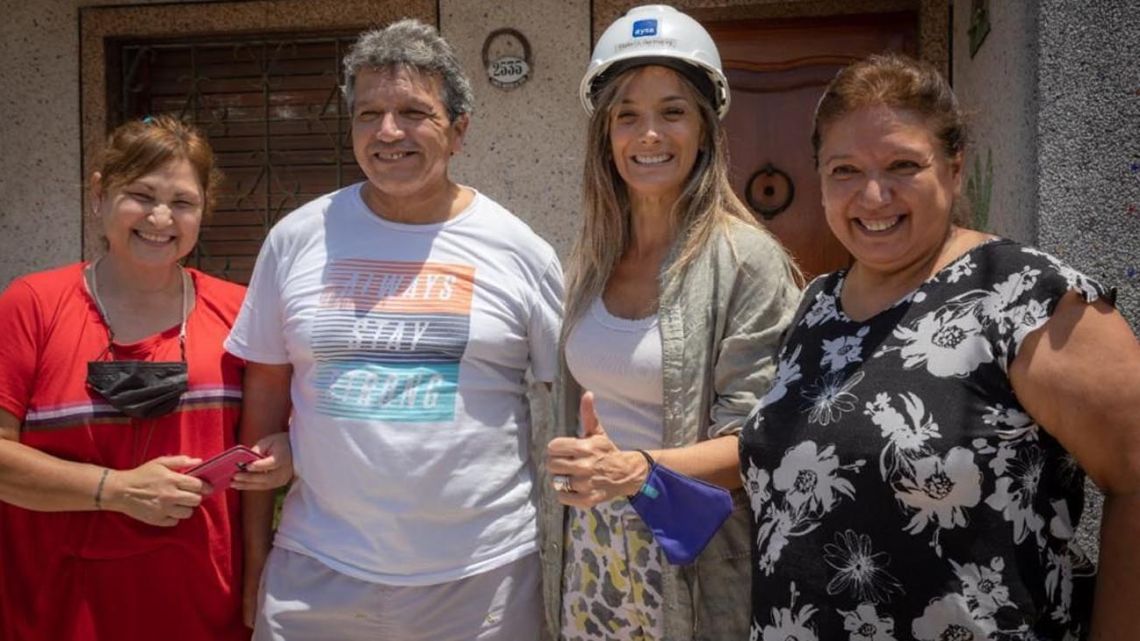 Malena Galmarini recorrió una obra de agua que beneficiará a más de 7.200 vecinos y vecinas de ...