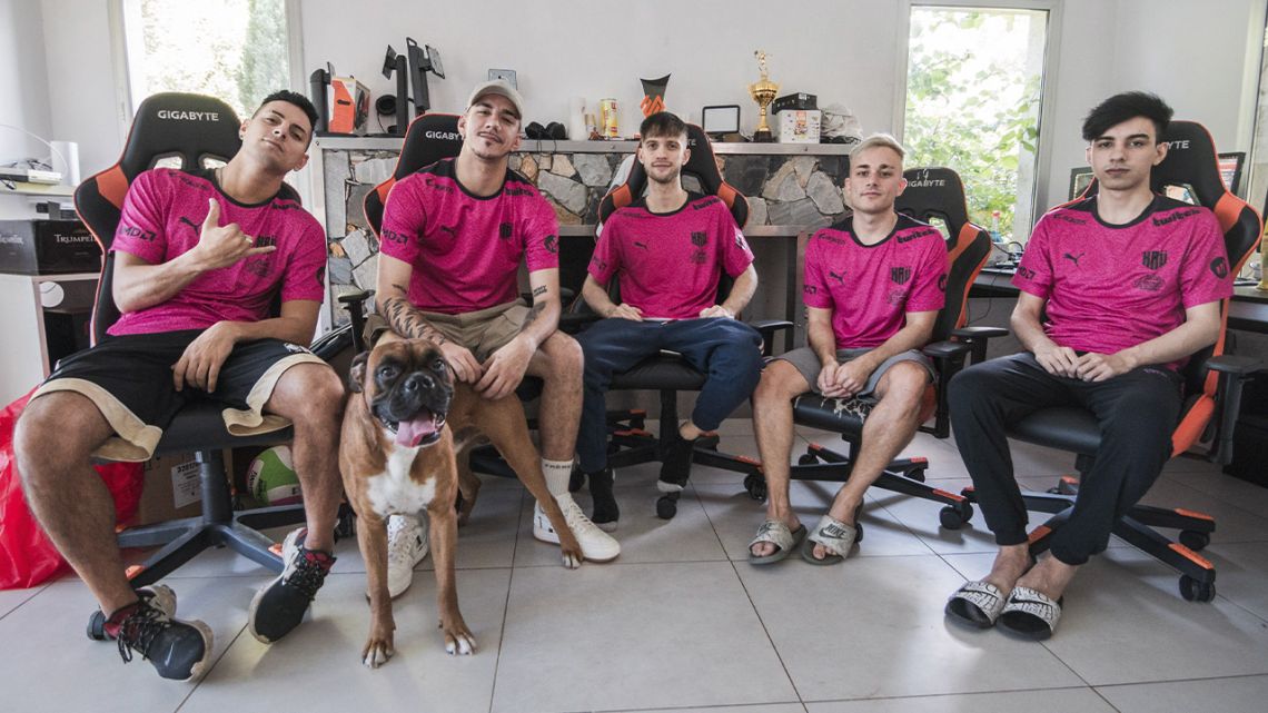 Coscu Army pasó a ser el equipo de LoL de KRÜ | 442