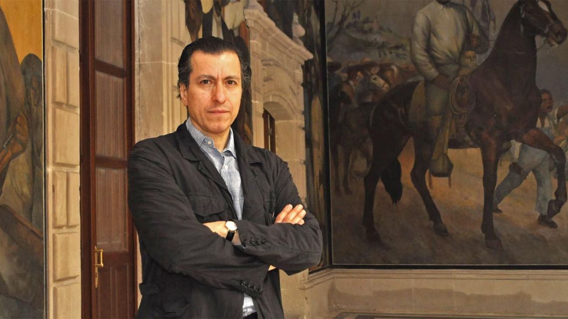 "Demasiado sol", de Víctor Manuel Mendiola | Perfil