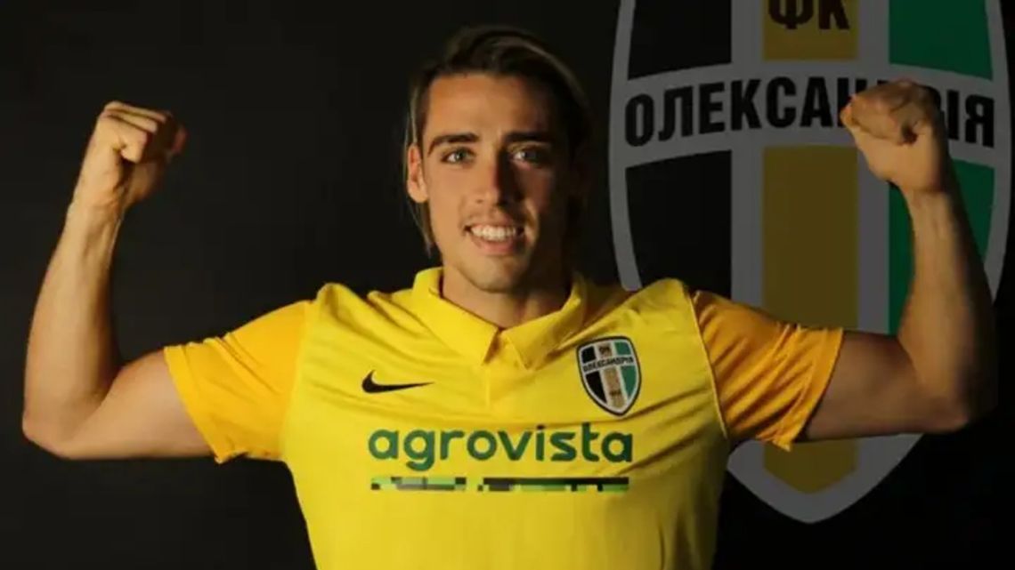 Claudio Spinelli selló su vuelta al fútbol argentino tras escaparse de ...