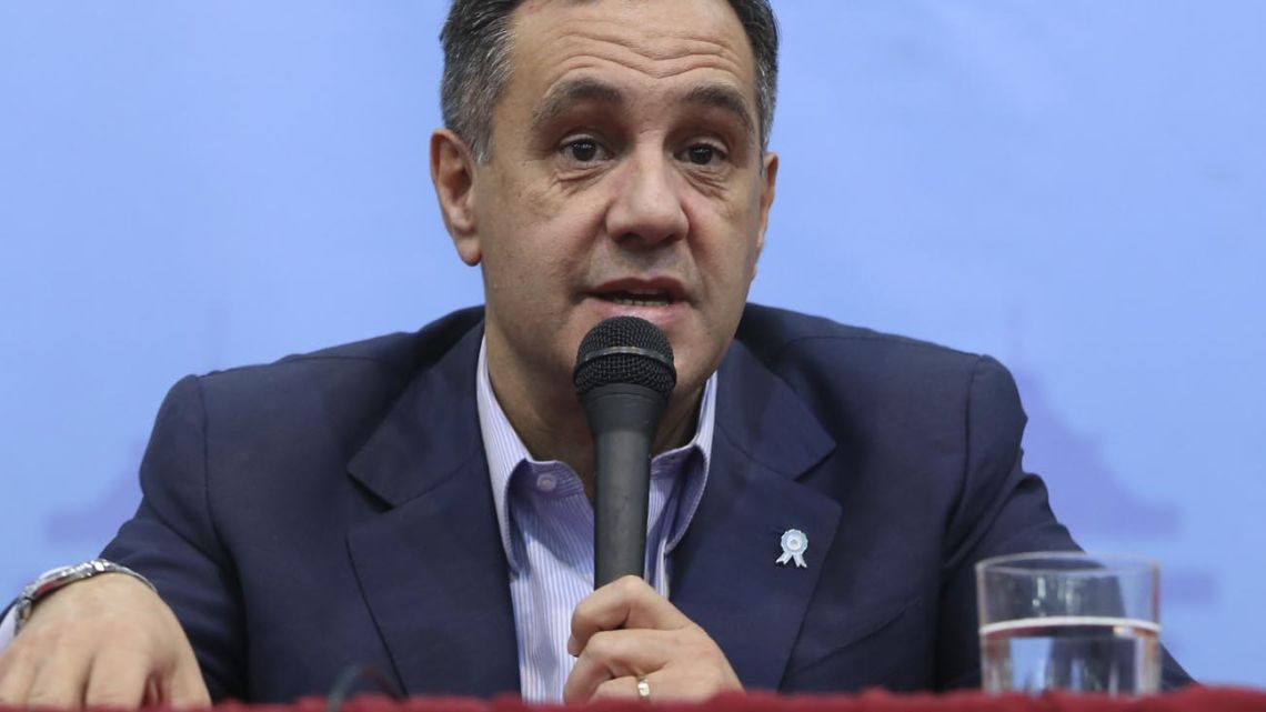 Finocchiaro presentó un proyecto para que se dicten clases aunque haya ...